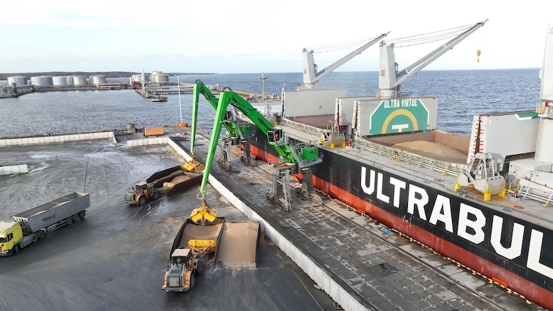 PK Terminal reaffirms its trust in SENNEBOGEN’s solutions