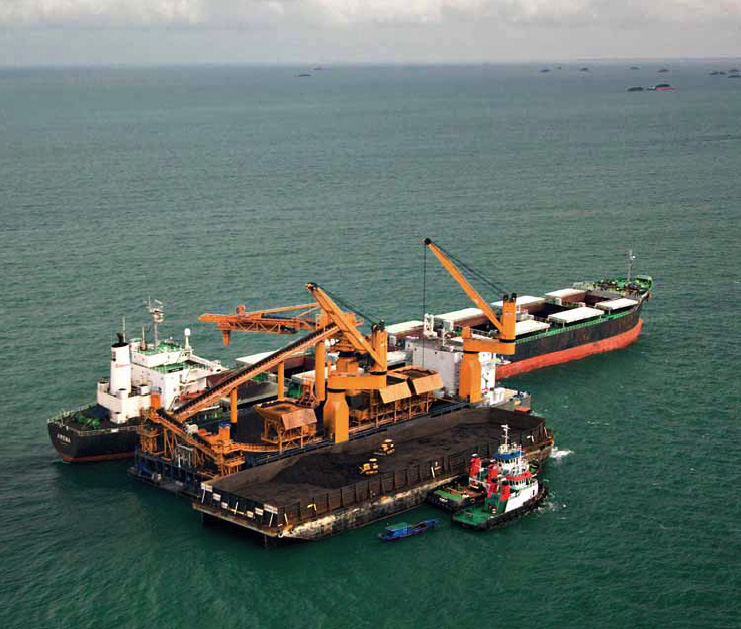 Floating cranes – the offshore solution for many bulk handling needs